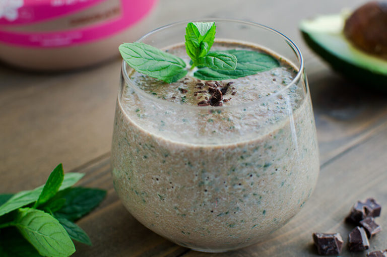 Mint Chocolate Chip Green Smoothie – Kiss My Keto Blog